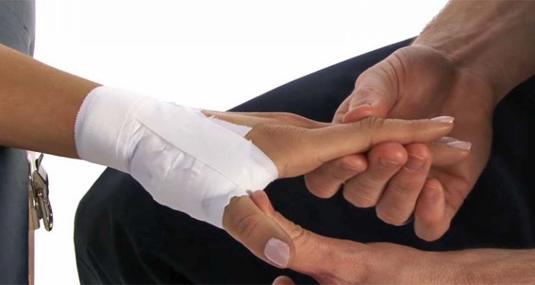 Broken Thumb (Fracture) - Symptoms, Types, Causes and Treatment